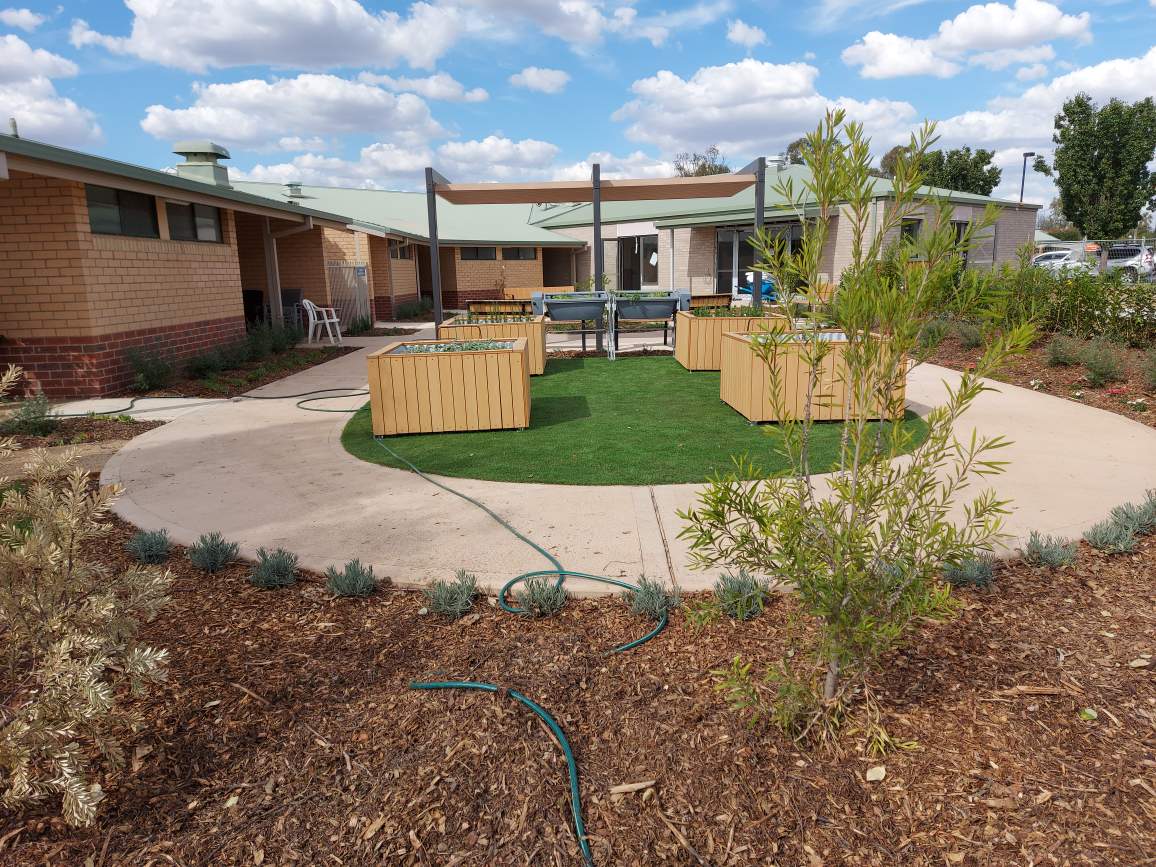 Hay Hospital – Wollundry Landscapes